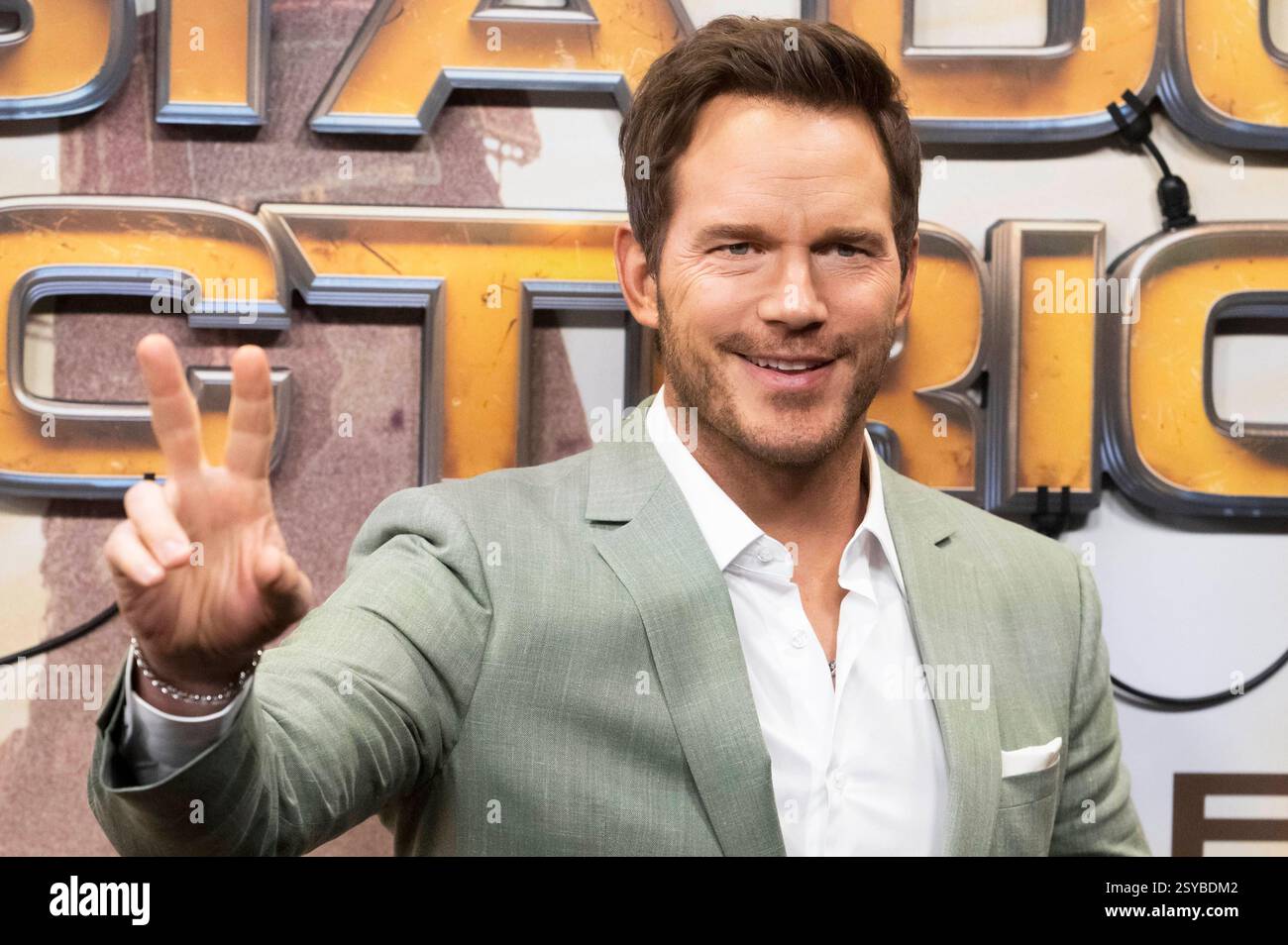 Chris Pratt bei der Premiere des Netflix-Films Estado elÃ ctrico / The Electric State im Cine ...