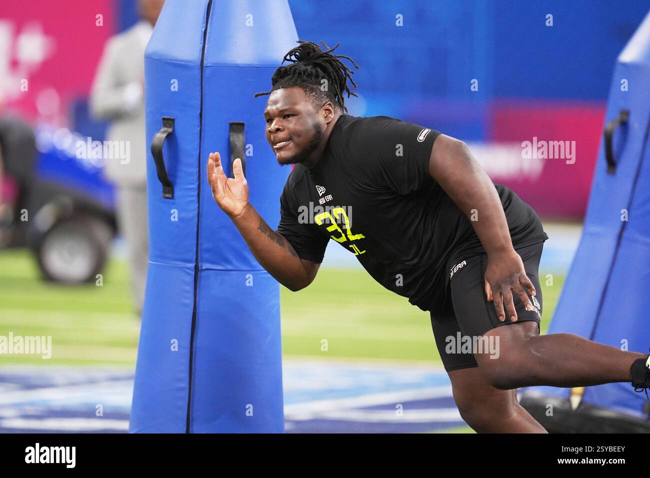 Tennessee defensive lineman Elijah Simmons runs a drill at the NFL ...
