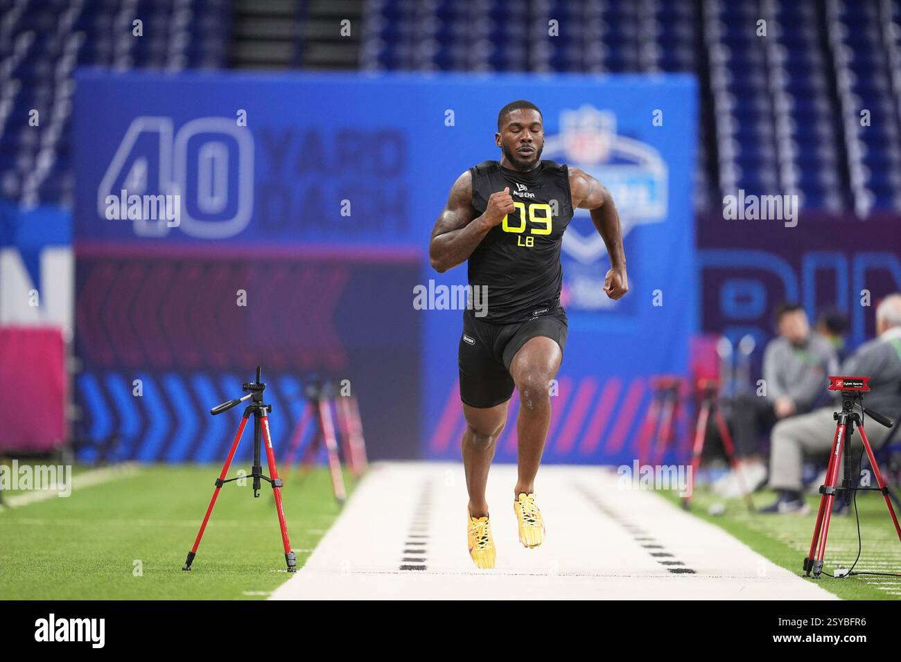 Florida linebacker Shemar James runs the 40-yard dash at the NFL ...