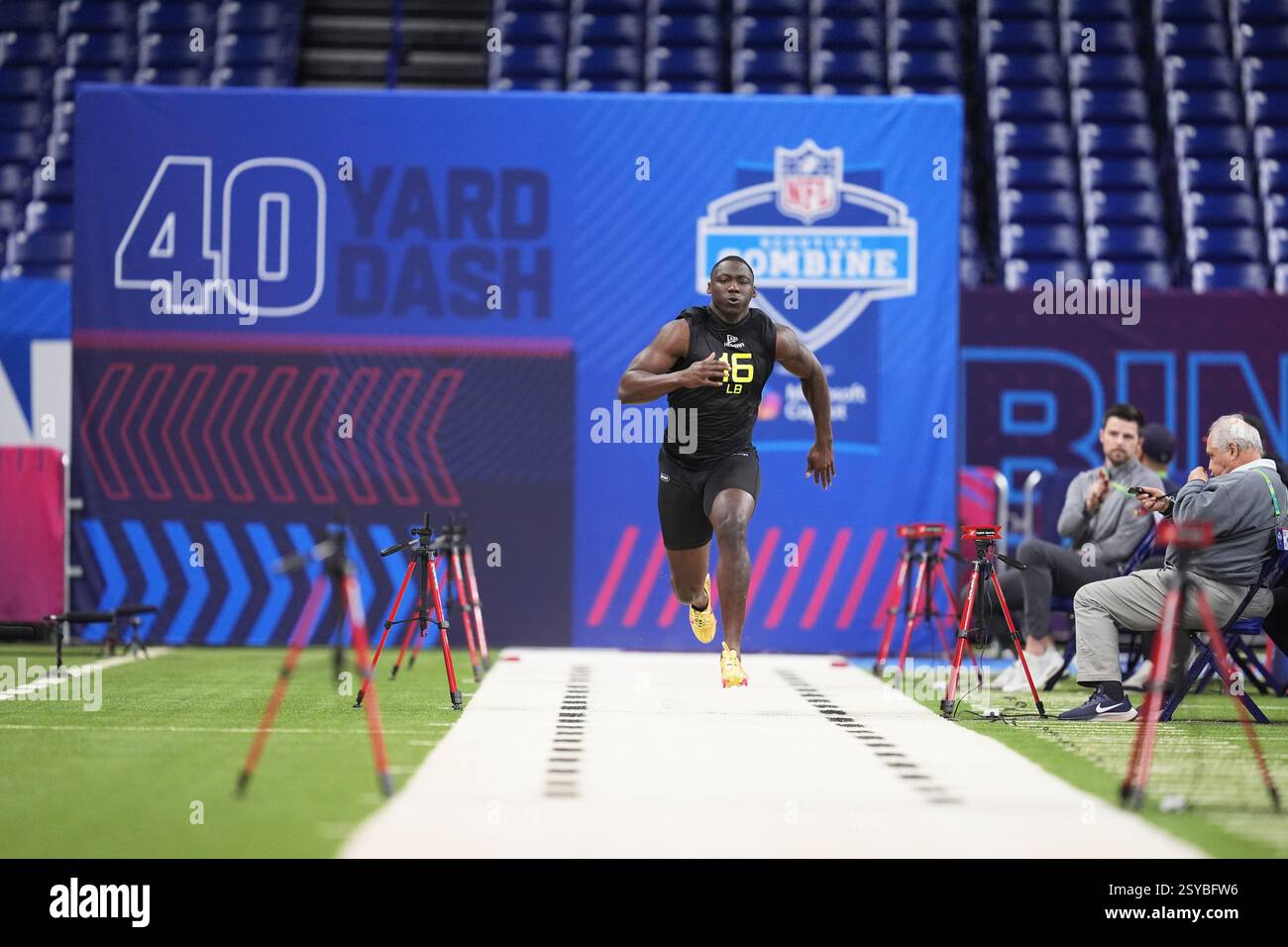South Carolina linebacker Bam Martin-Scott runs the 40-yard dash at the ...