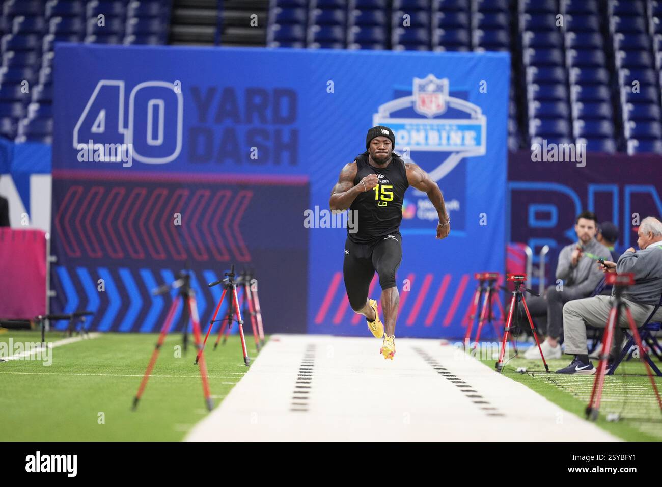 Oklahoma State linebacker Nick Martin runs the 40-yard dash at the NFL ...