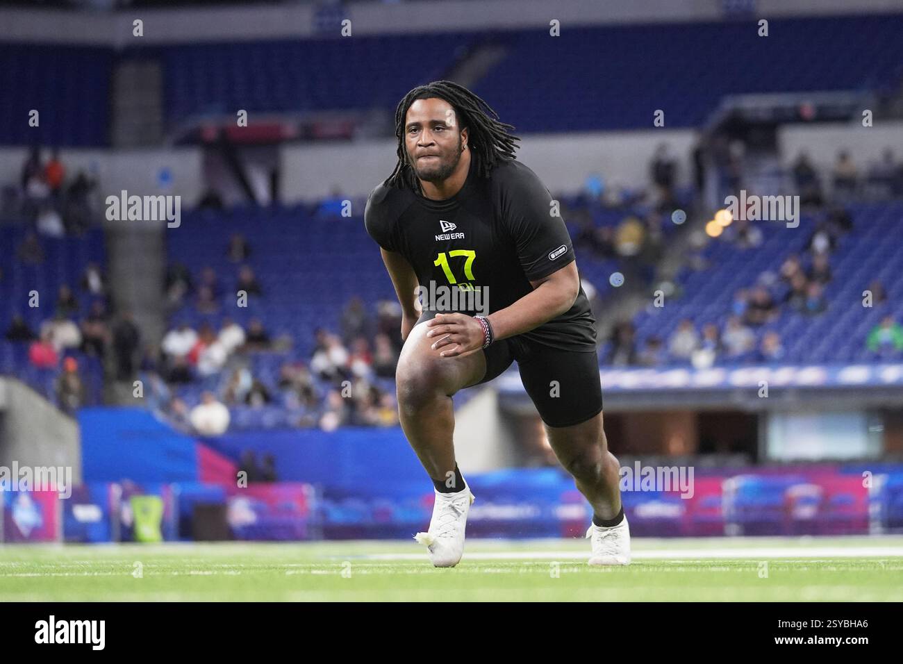 South Carolina defensive lineman Tonka Hemingway runs a drill at the ...