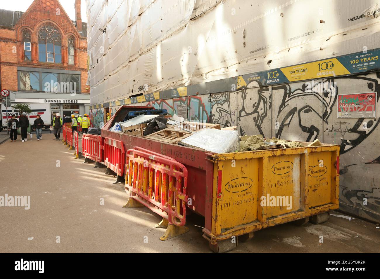 White canvas on construction site hi-res stock photography and images ...
