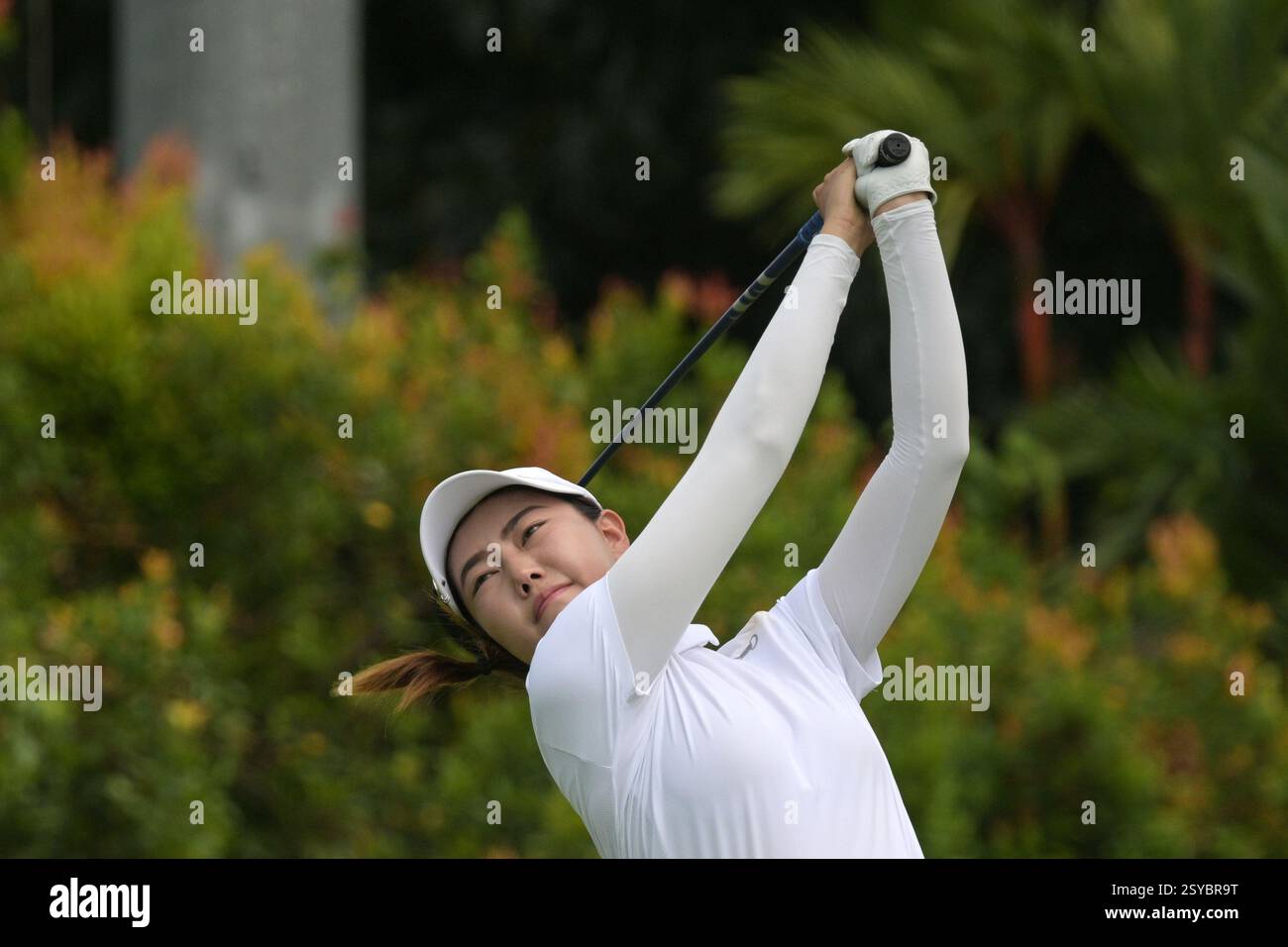 Singapore. 28th Feb, 2025. Wang Xinying of China tees off during the second round of the HSBC ...