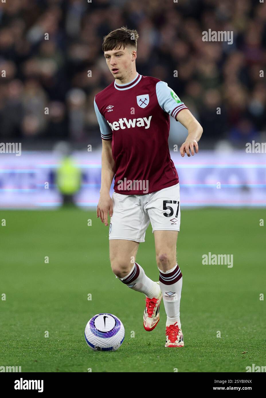 London, UK. 27th Feb, 2025. Oliver Scarles of West Ham United during ...