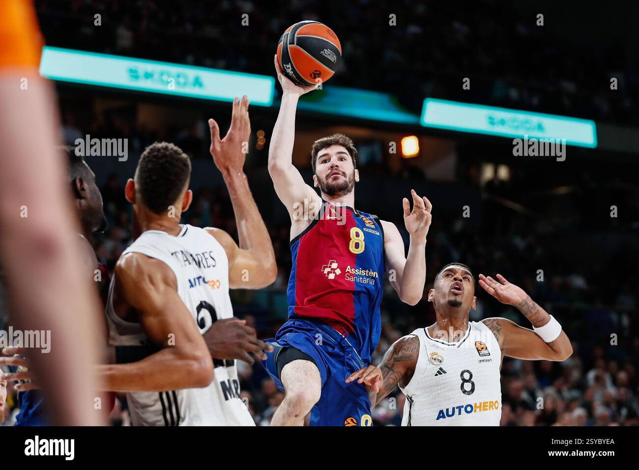Barcelona real madrid basketball 2025 hi-res stock photography and ...