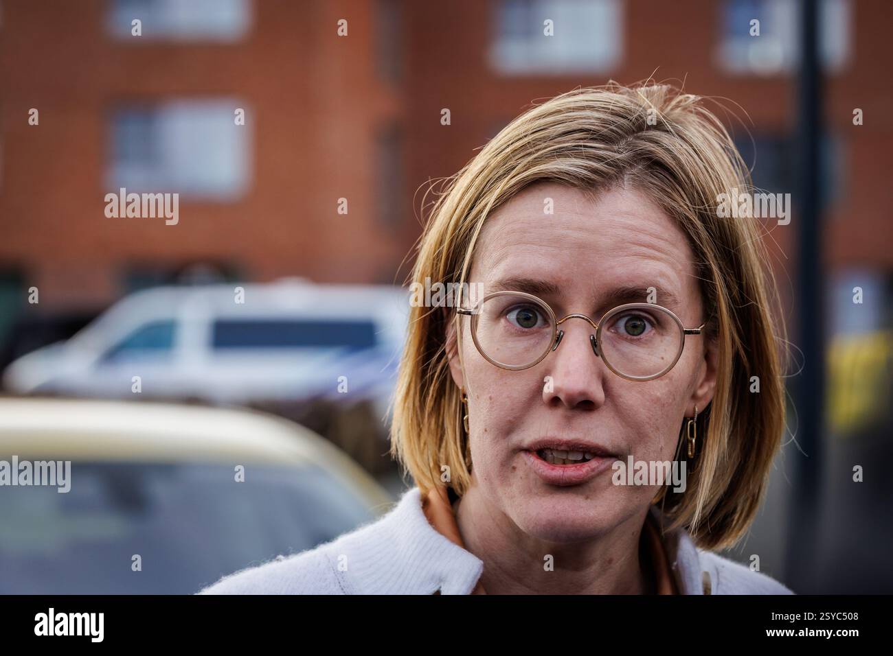 Dentergem, Belgium. 28th Feb, 2025. Deputy director Anneleen De Roo ...