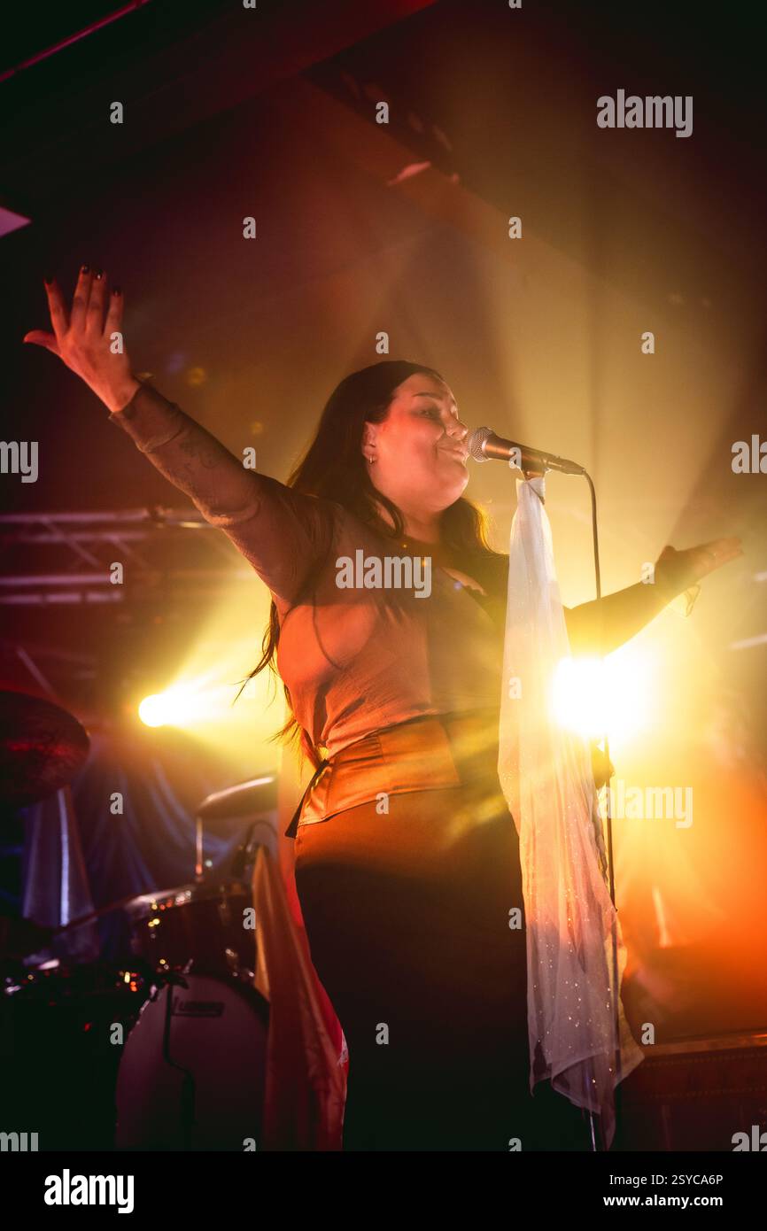 Malmoe, Sweden. 27th Feb, 2025. The Swedish singer and songwriter Sarah ...