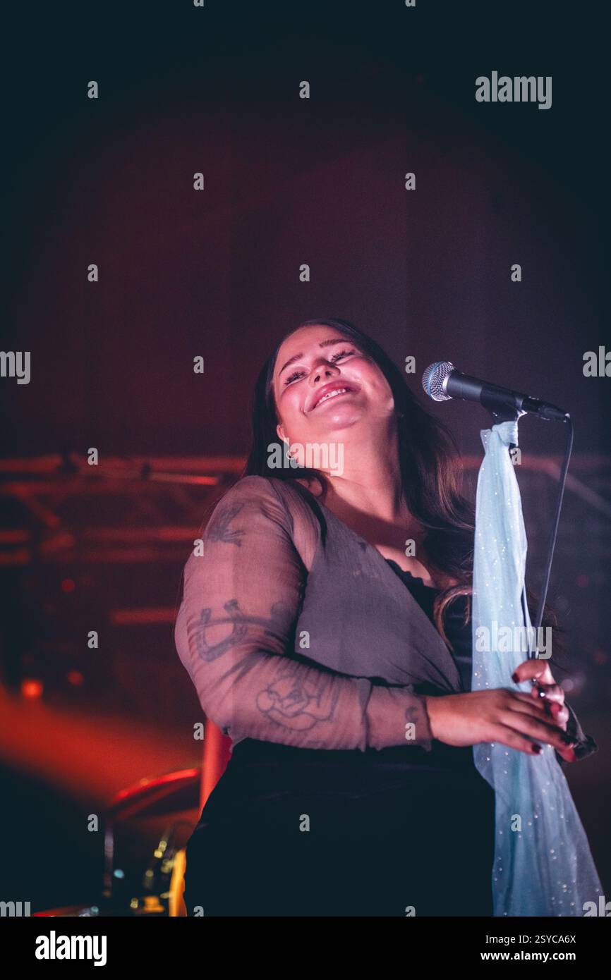 Malmoe, Sweden. 27th Feb, 2025. The Swedish singer and songwriter Sarah ...