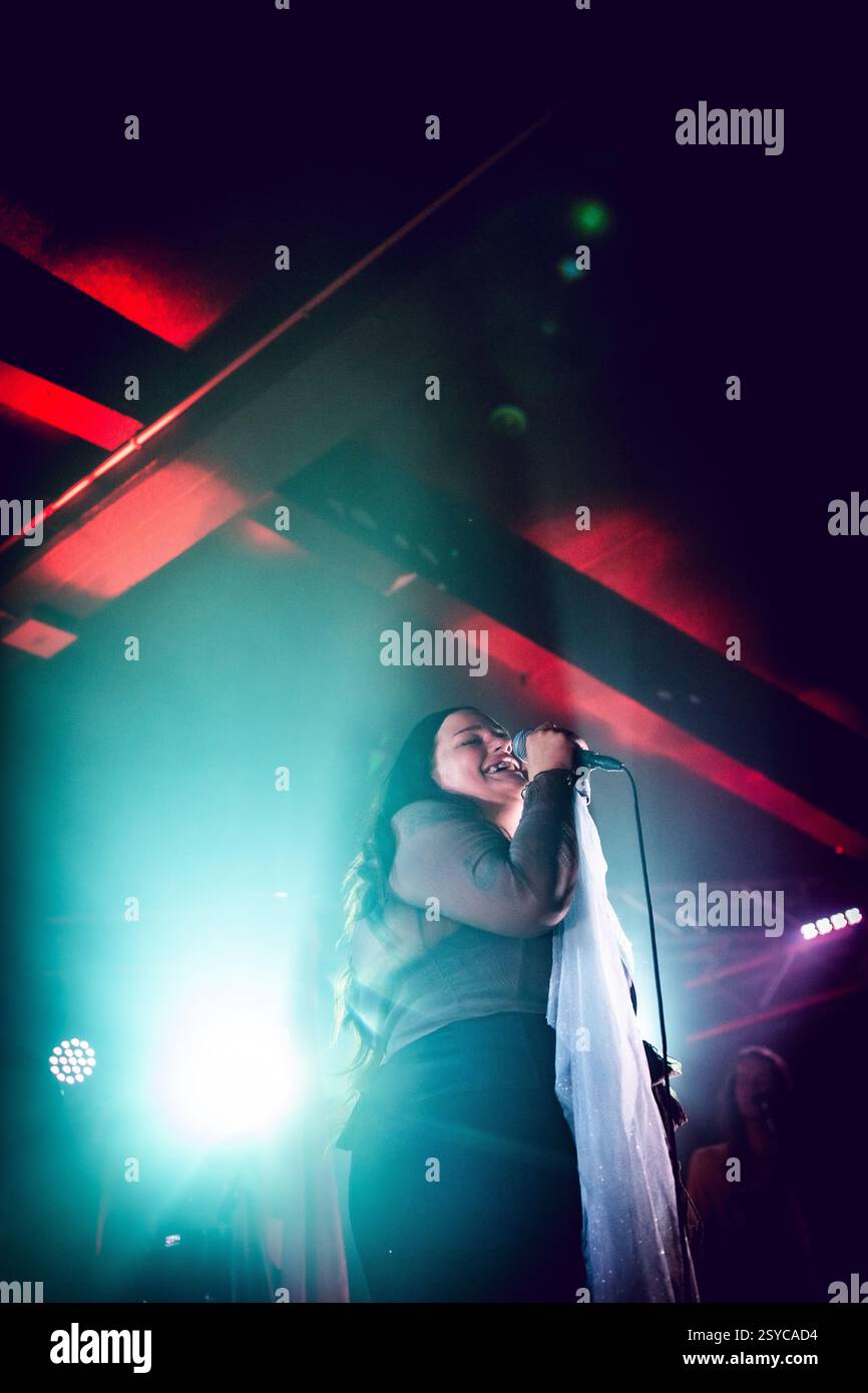 Malmoe, Sweden. 27th Feb, 2025. The Swedish singer and songwriter Sarah ...