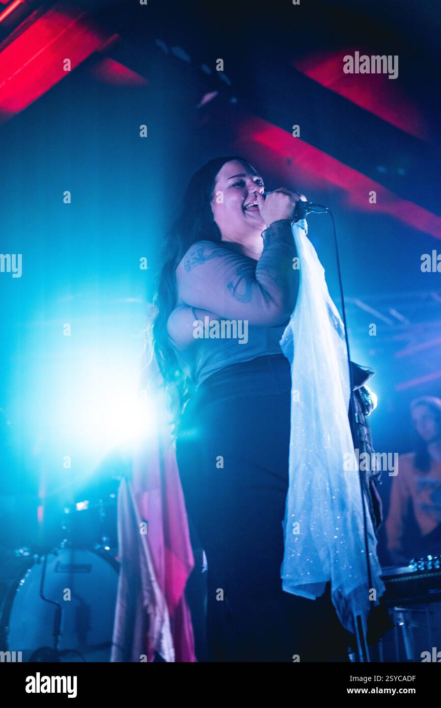 Sarah klang hi-res stock photography and images - Alamy