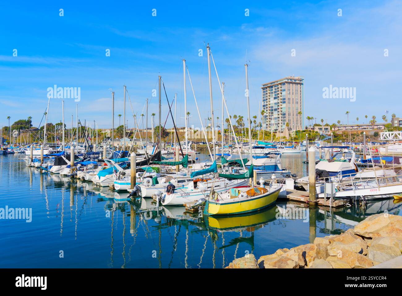 Urban landscape filled high rise hi-res stock photography and images ...