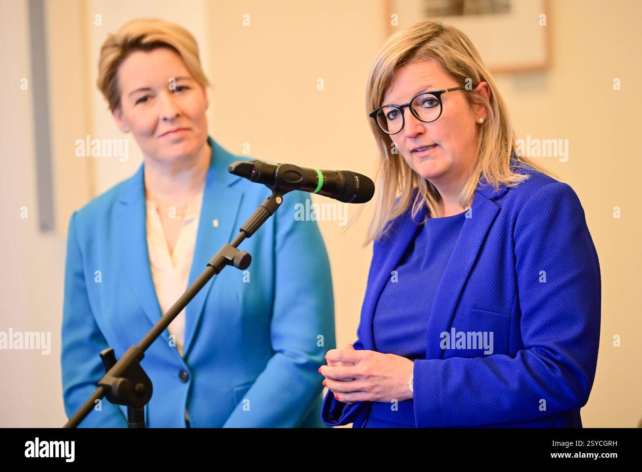 28 February 2025, Berlin: Martina Klement (CSU, r), Chief Digital ...