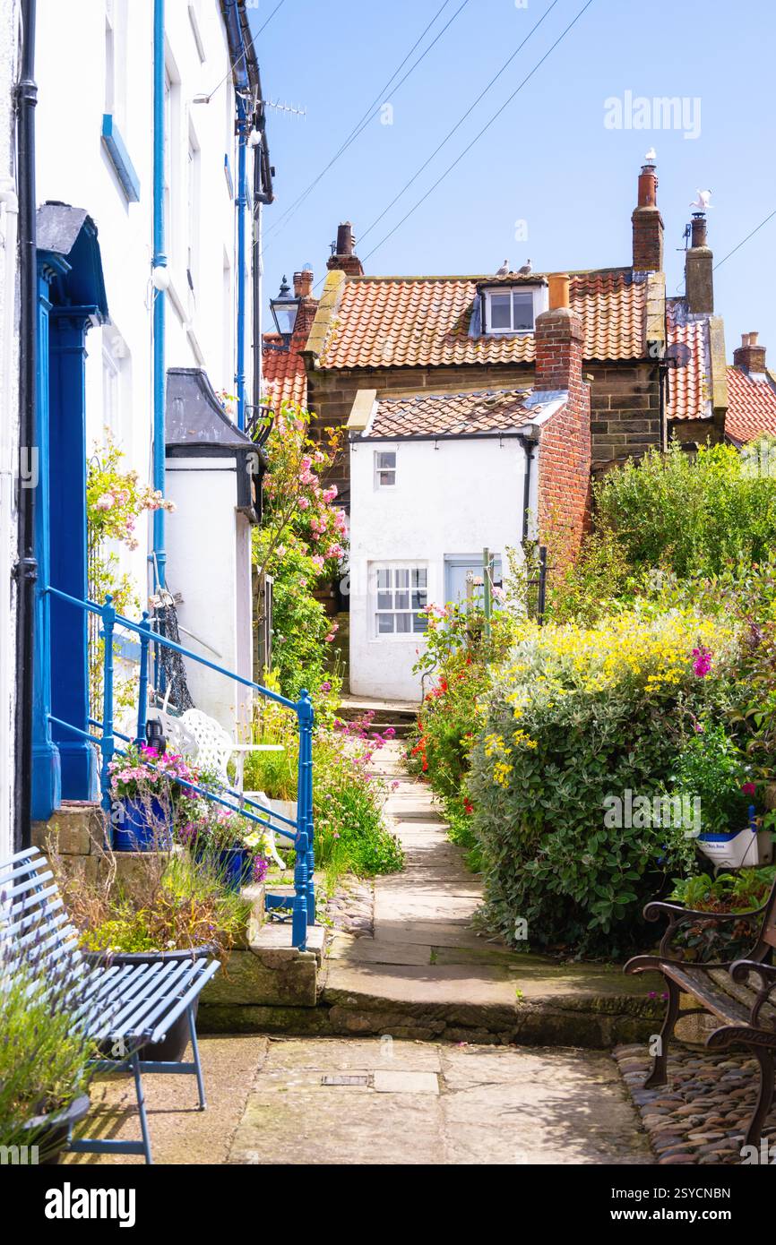 Streets of Robin Hood’s Bay, an old fishing village on the Heritage ...