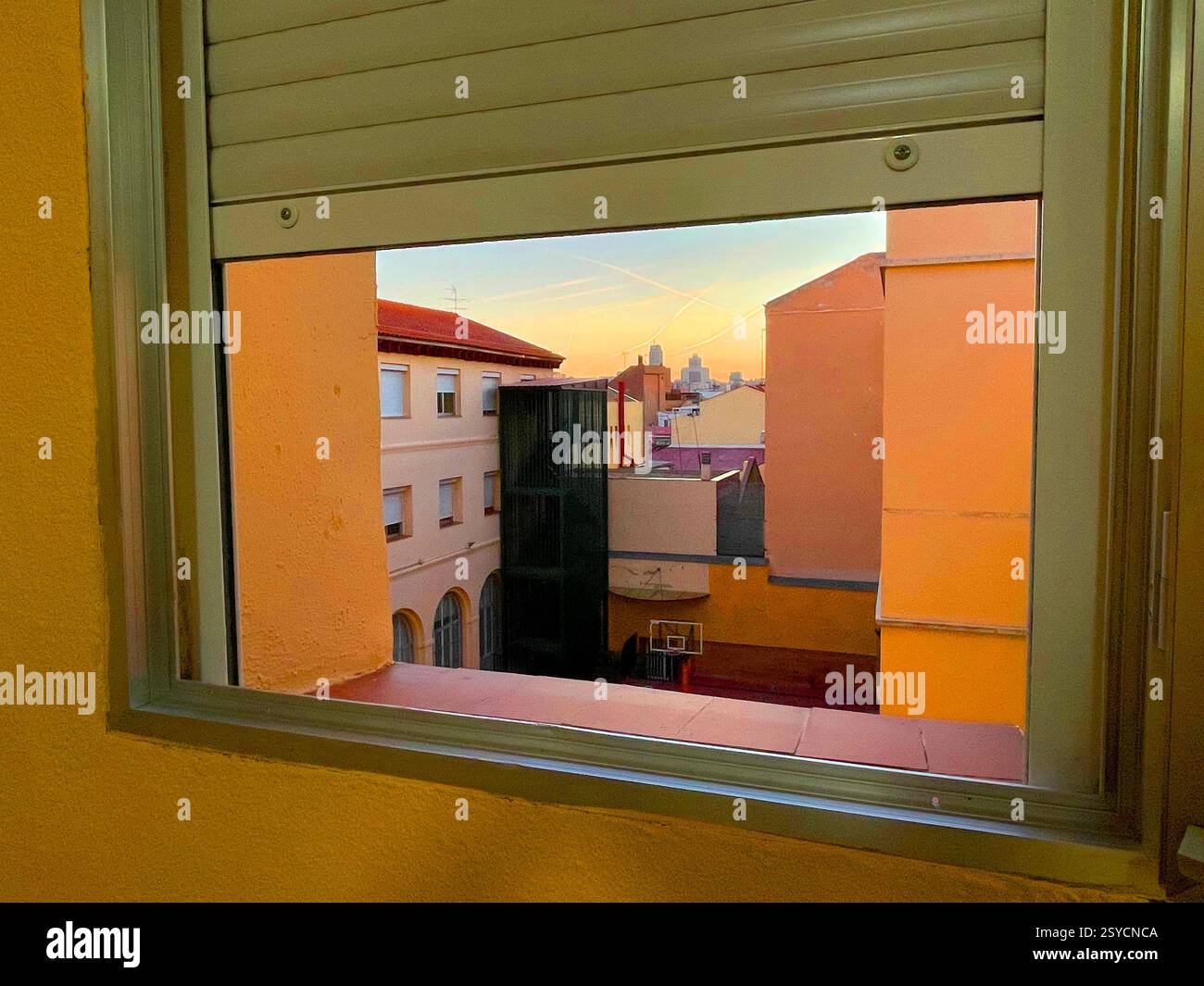 Ventanas abierta hi-res stock photography and images - Alamy