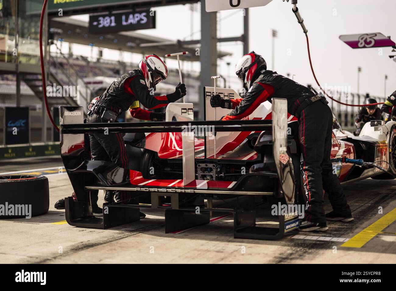 06 ESTRE Kevin (fra), CAMPBELL Matt (aus), VANTHOOR Laurens (bel), Porsche Penske Motorsport ...