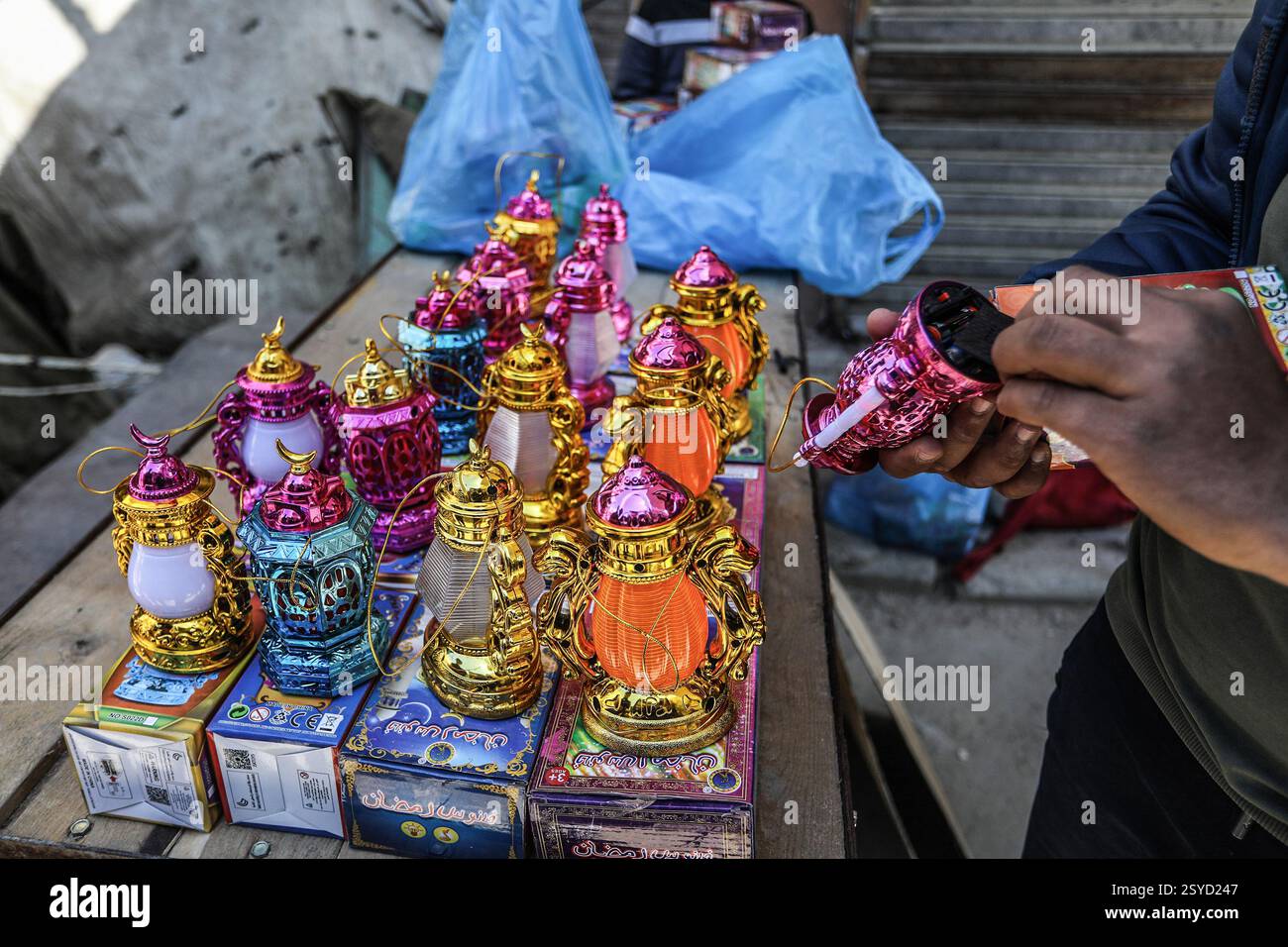 Ramdan lantern hi-res stock photography and images - Alamy