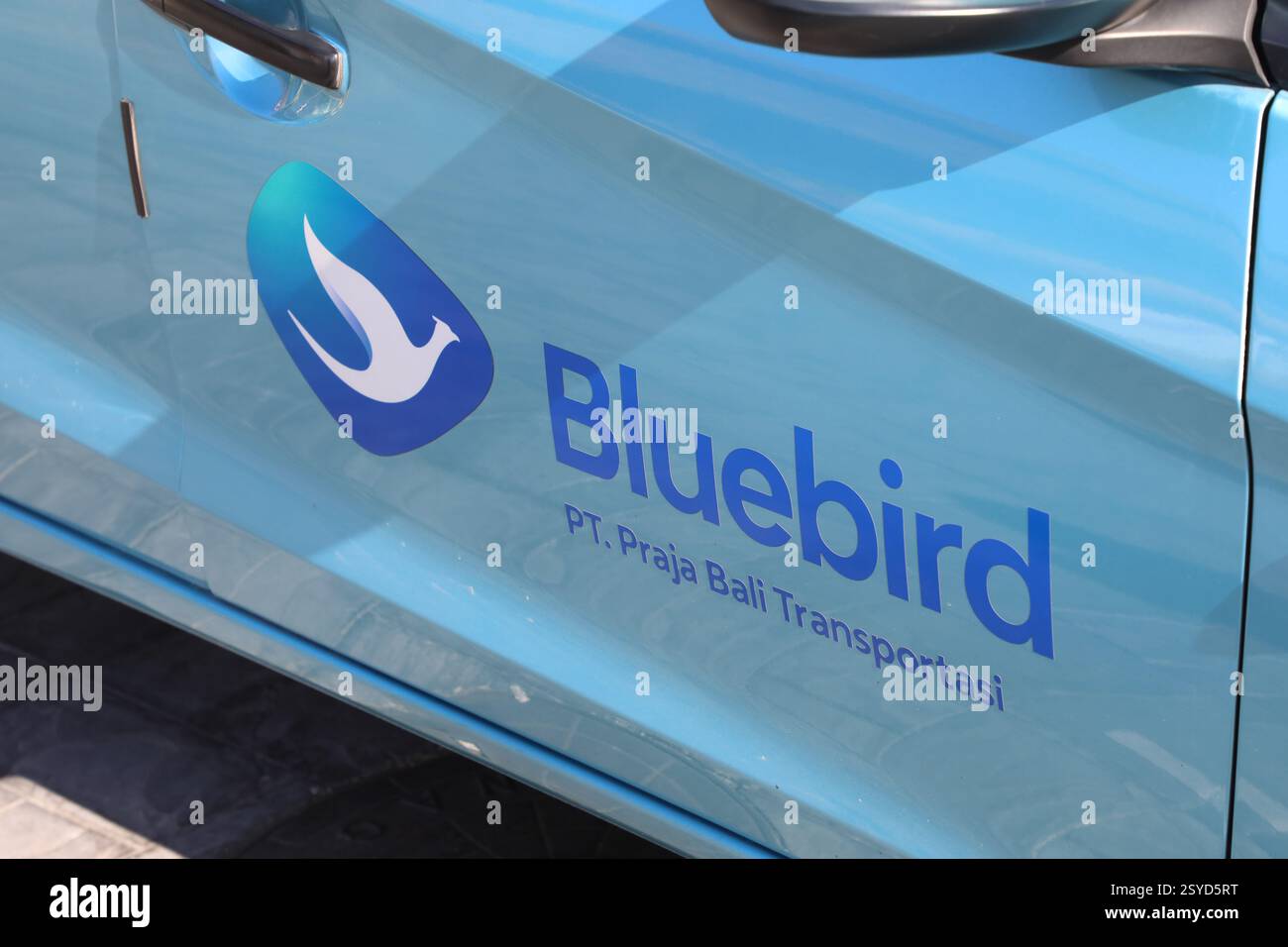 Bluebird taxi hi-res stock photography and images - Alamy