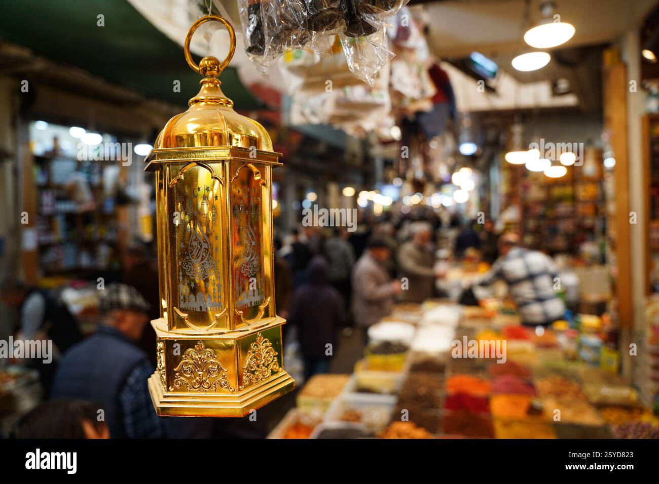 Mosul, Iraq. 27th Feb, 2025. A traditional lantern known in Arabic as ...