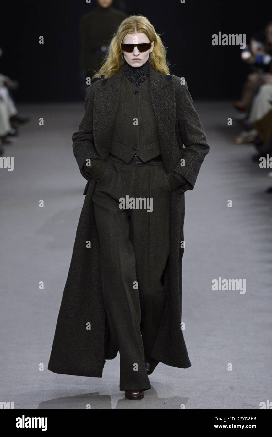 Model Lainey Hearn walks on the runway during the Max Mara Ready to ...