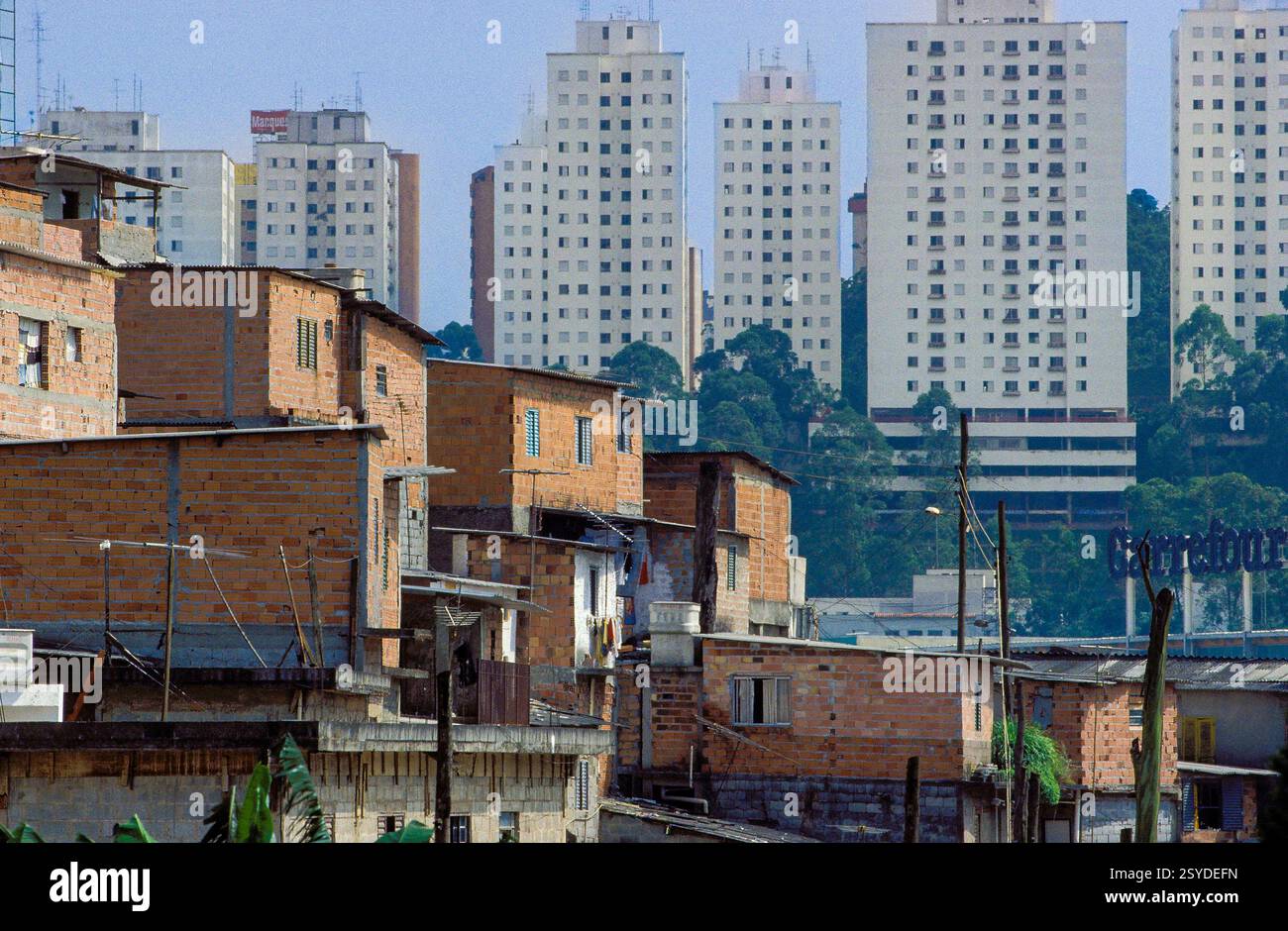 Brazil, Sao Paulo. One of the many slums in the city Stock Photo - Alamy