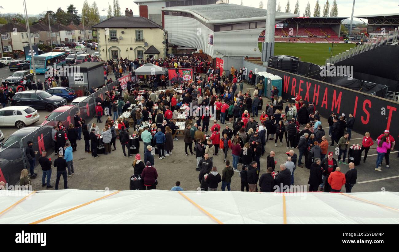 Declan swans hi-res stock photography and images - Alamy