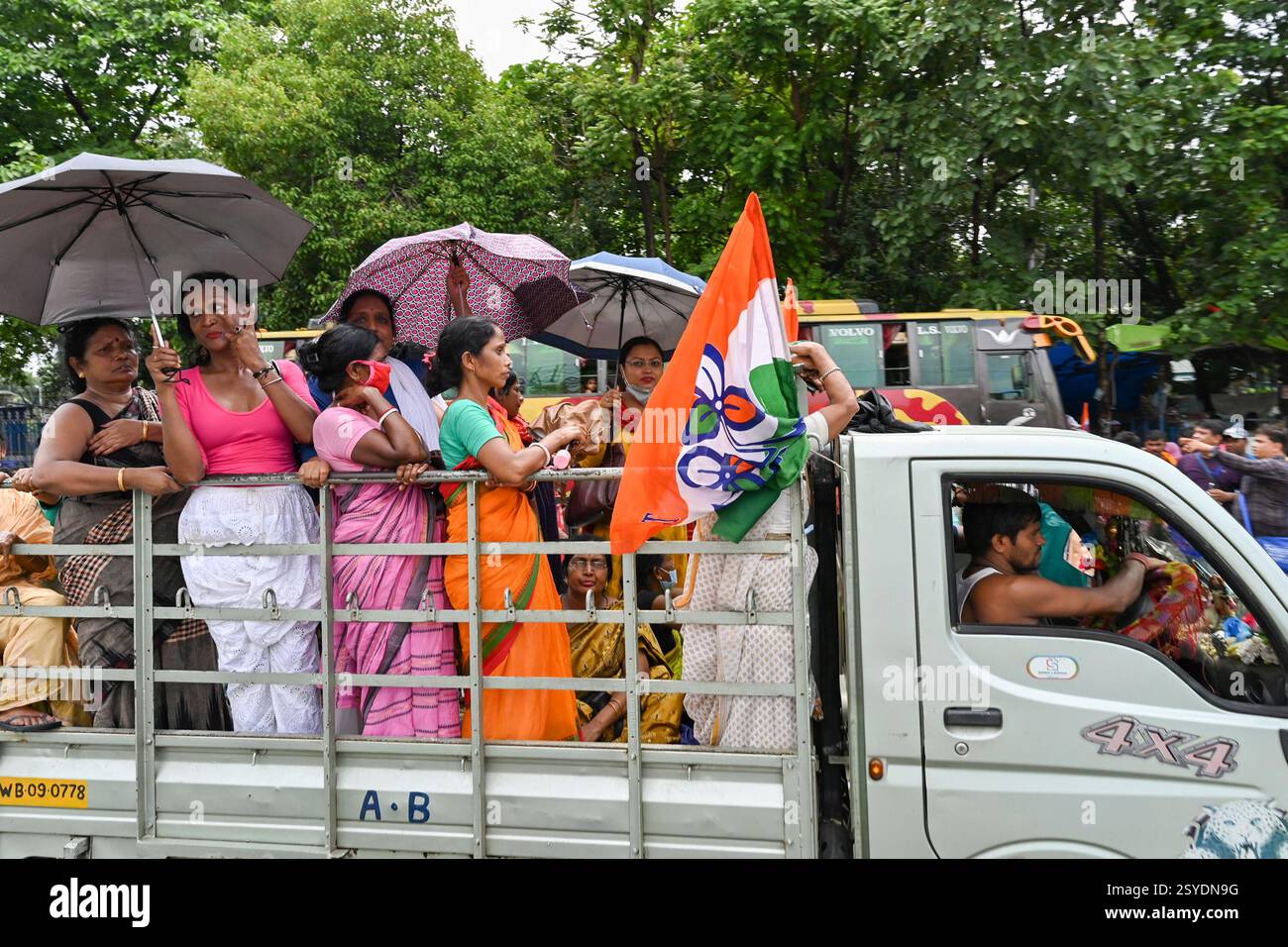 Women supporter of trinamool congress hi-res stock photography and ...