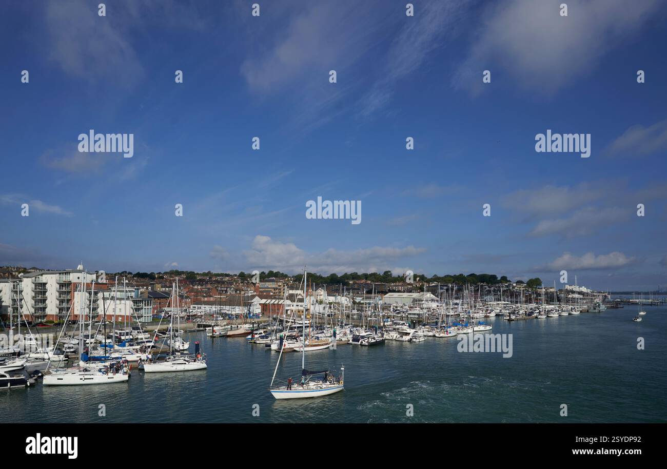 West Cowes, Isle of Wight, viewed from the departing ferry Stock Photo ...