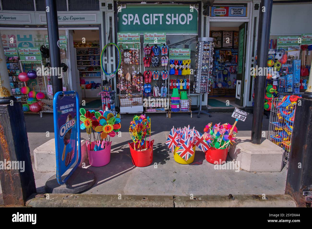 Colour photos of Scarborough South Bay Sea Front beach shop Stock Photo ...
