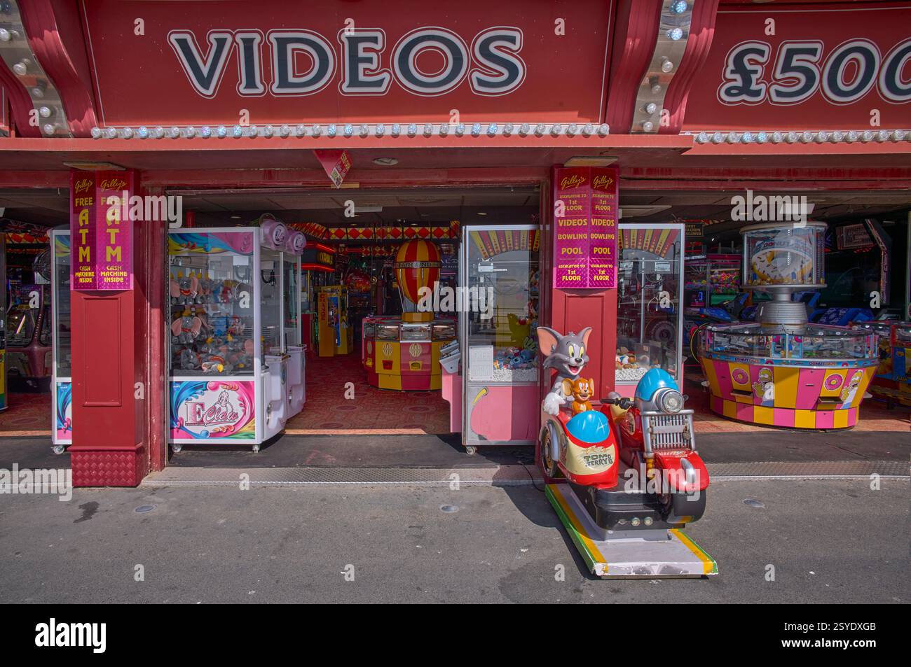 traditional kitch British seaside amusement arcades foir holiday makers ...