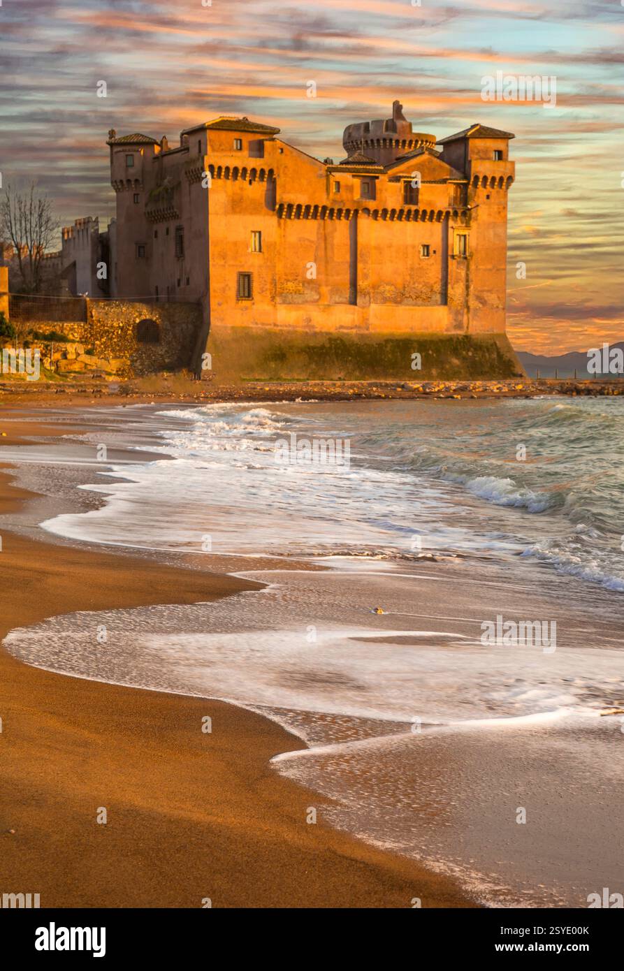 Great Medieval castles of Italy - beautifil Castello Santa Severa on ...