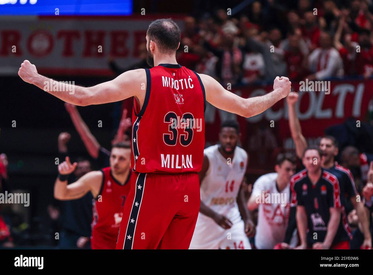 Milan, Italien. 27th Feb, 2025. Nikola Mirotic #33 of EA7 Emporio ...