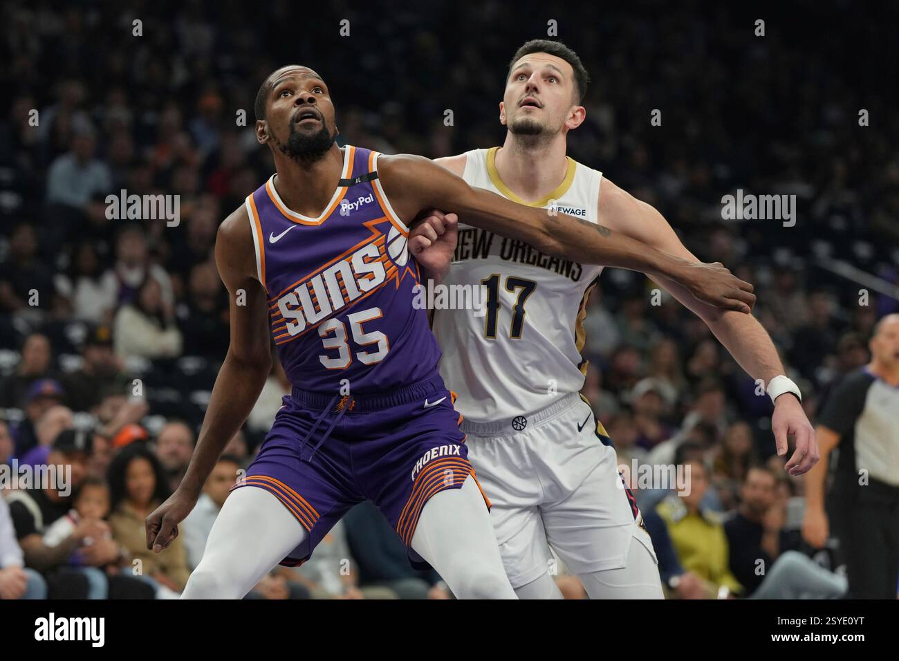 Phoenix Suns forward Kevin Durant (35) and New Orleans Pelicans center ...