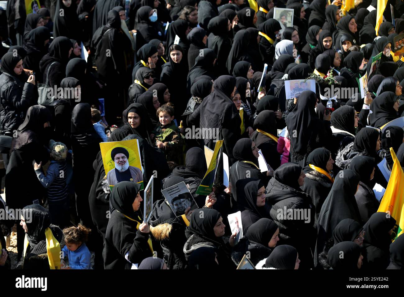 Aitaroun, Lebanon. 28th Feb, 2025. Mourners attend the funeral ...