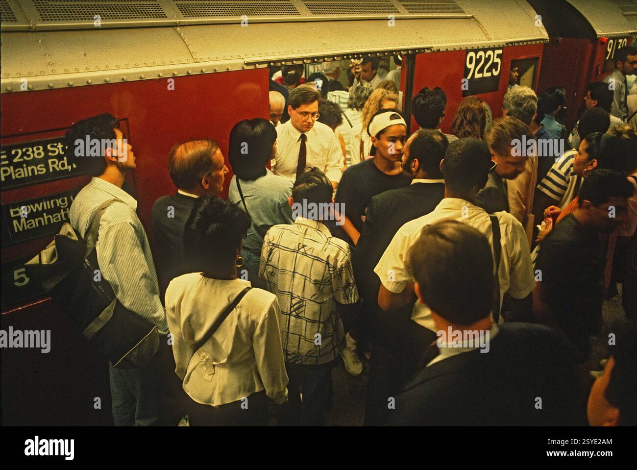 Lexington Line No. 5 train at rush hour at 42nd street Grand Central ...