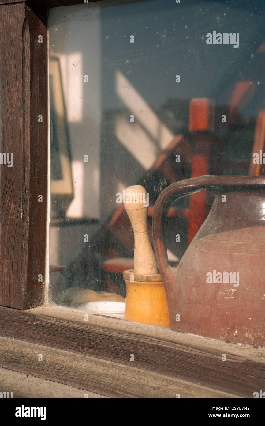 Traditional pottery vessel hi-res stock photography and images - Alamy