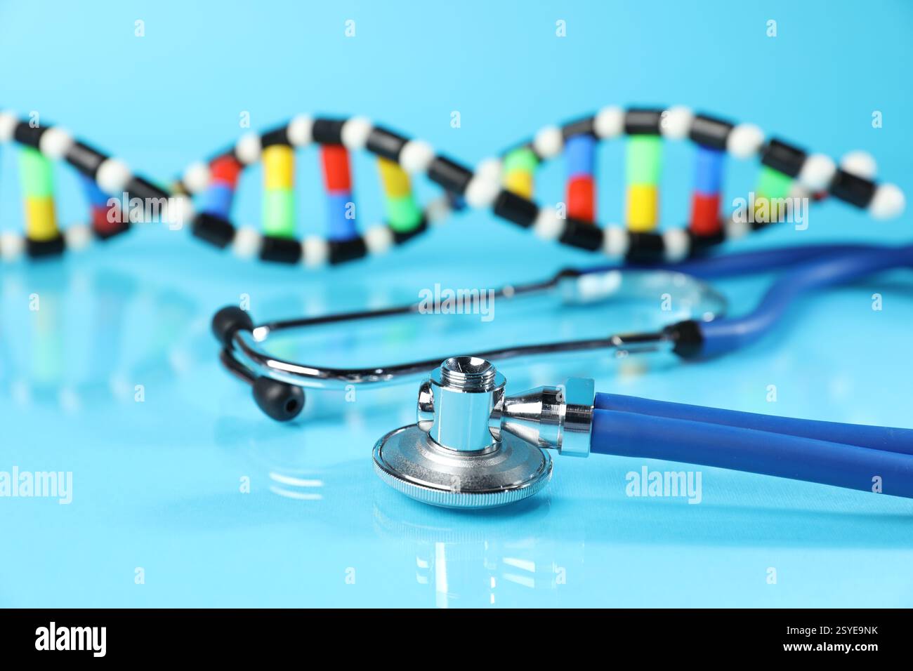 Stethoscope dna structure model hi-res stock photography and images - Alamy