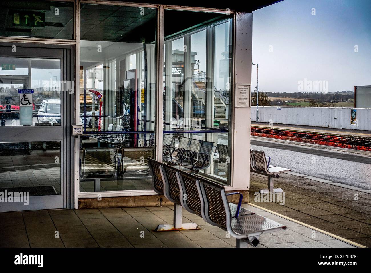 Montrose station hi-res stock photography and images - Alamy