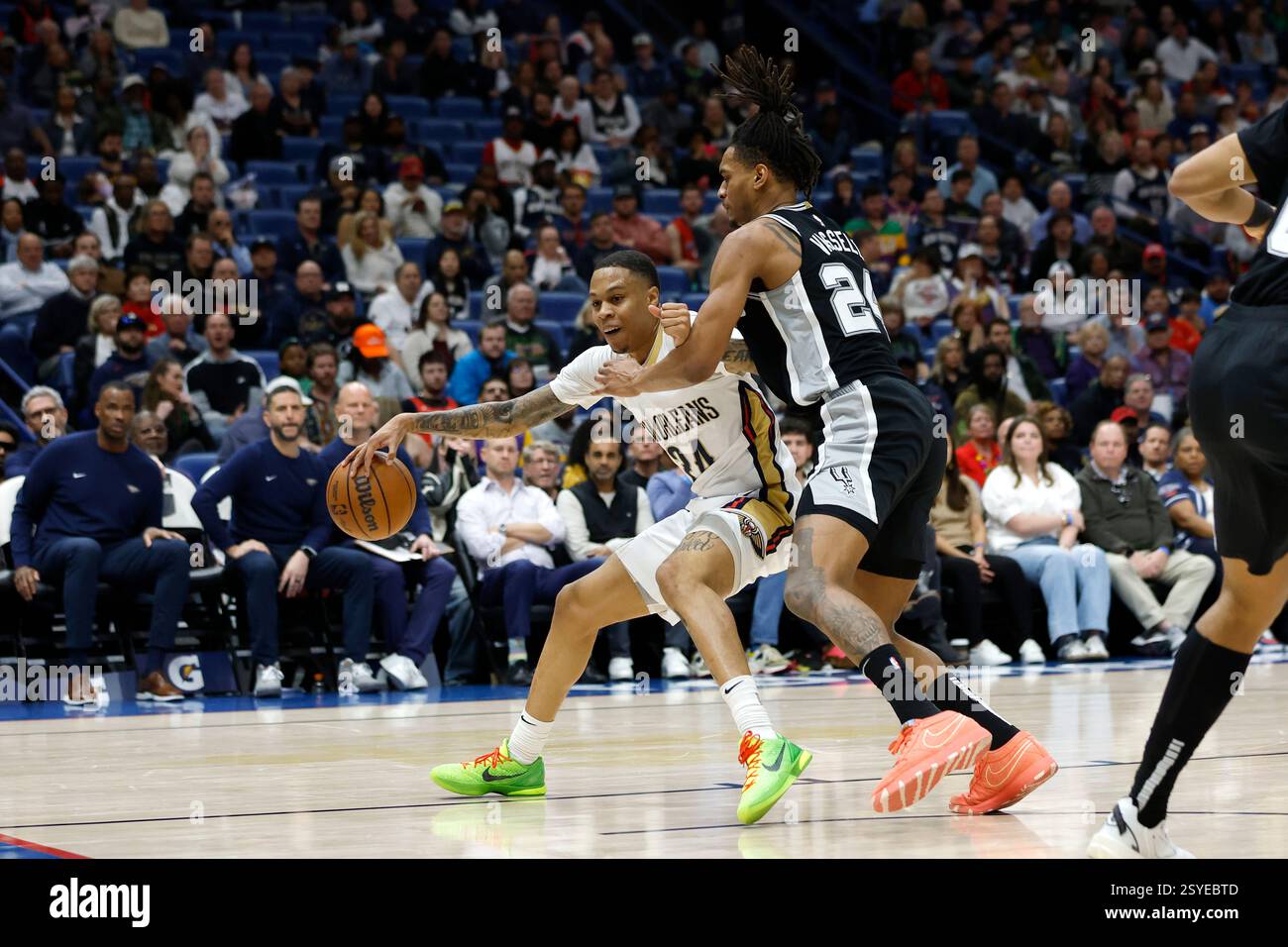New Orleans Pelicans guard Jordan Hawkins (24) is defended by San ...
