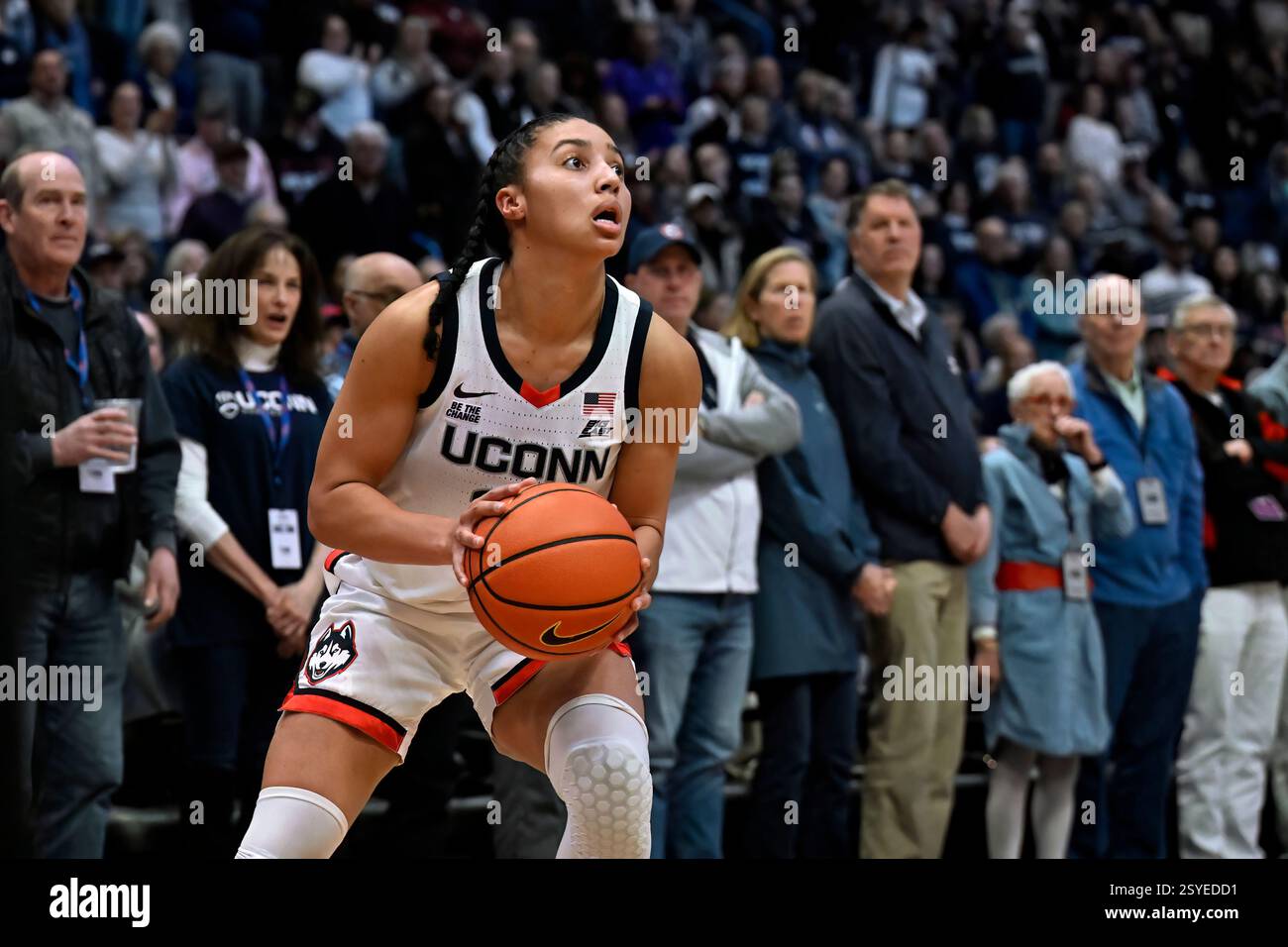 UConn guard Azzi Fudd (35) in the first half of an NCAA college ...