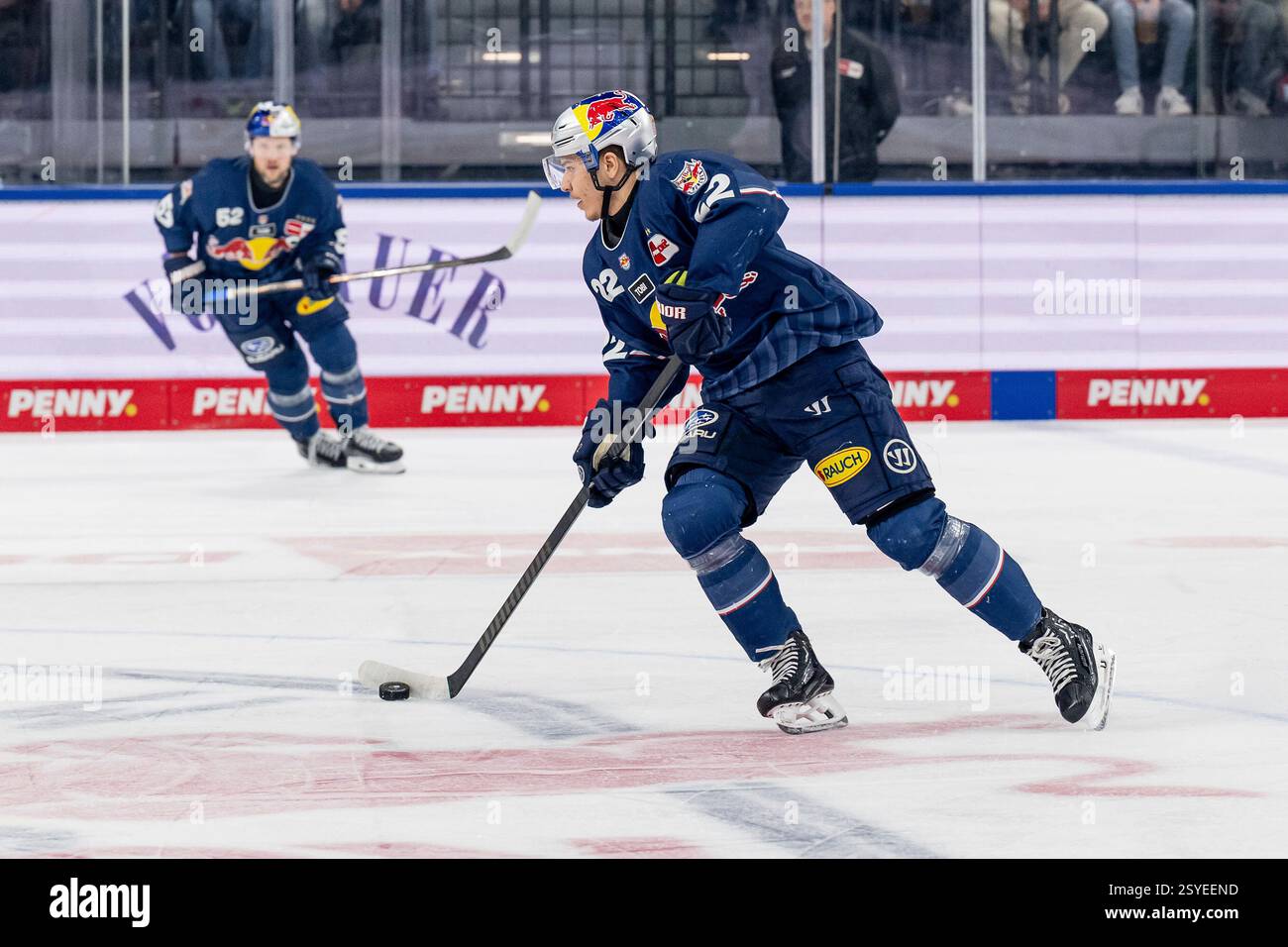 Jakob Weber (EHC Red Bull Muenchen, #22). GER, EHC Red Bull Muenchen vs ...