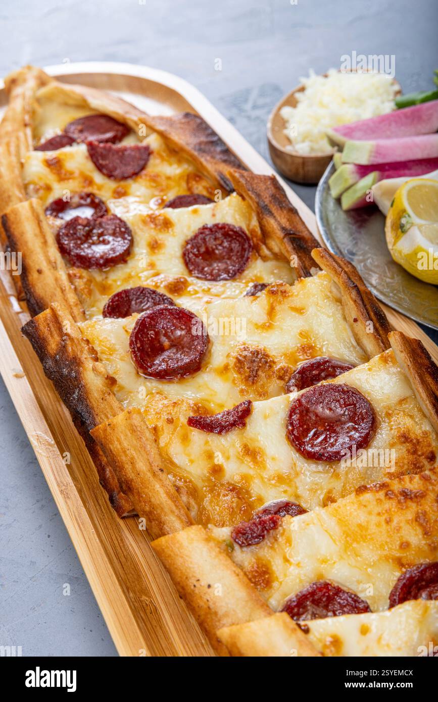 Sucuklu kasarli pide hi-res stock photography and images - Alamy
