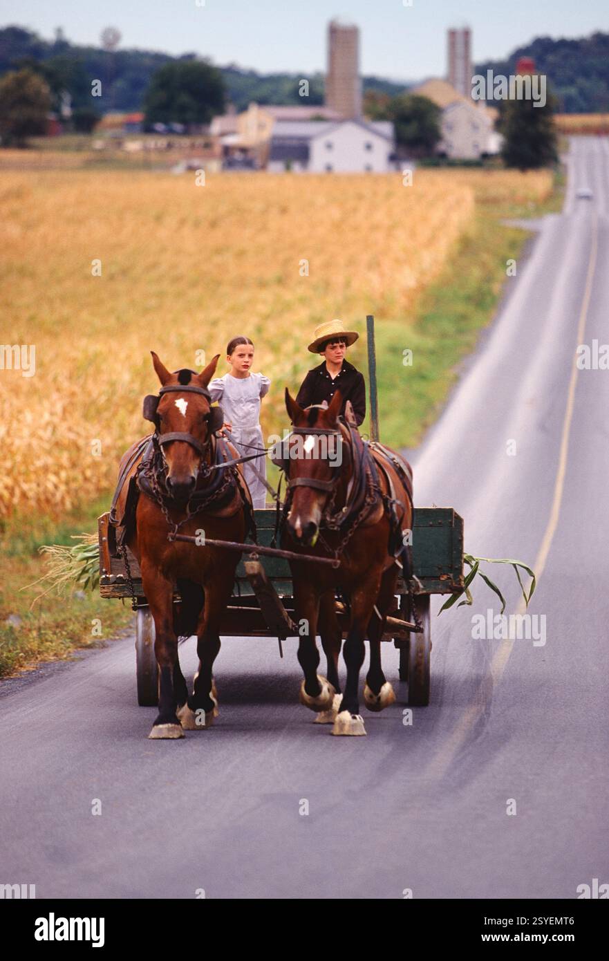 Amish girl hi-res stock photography and images - Alamy