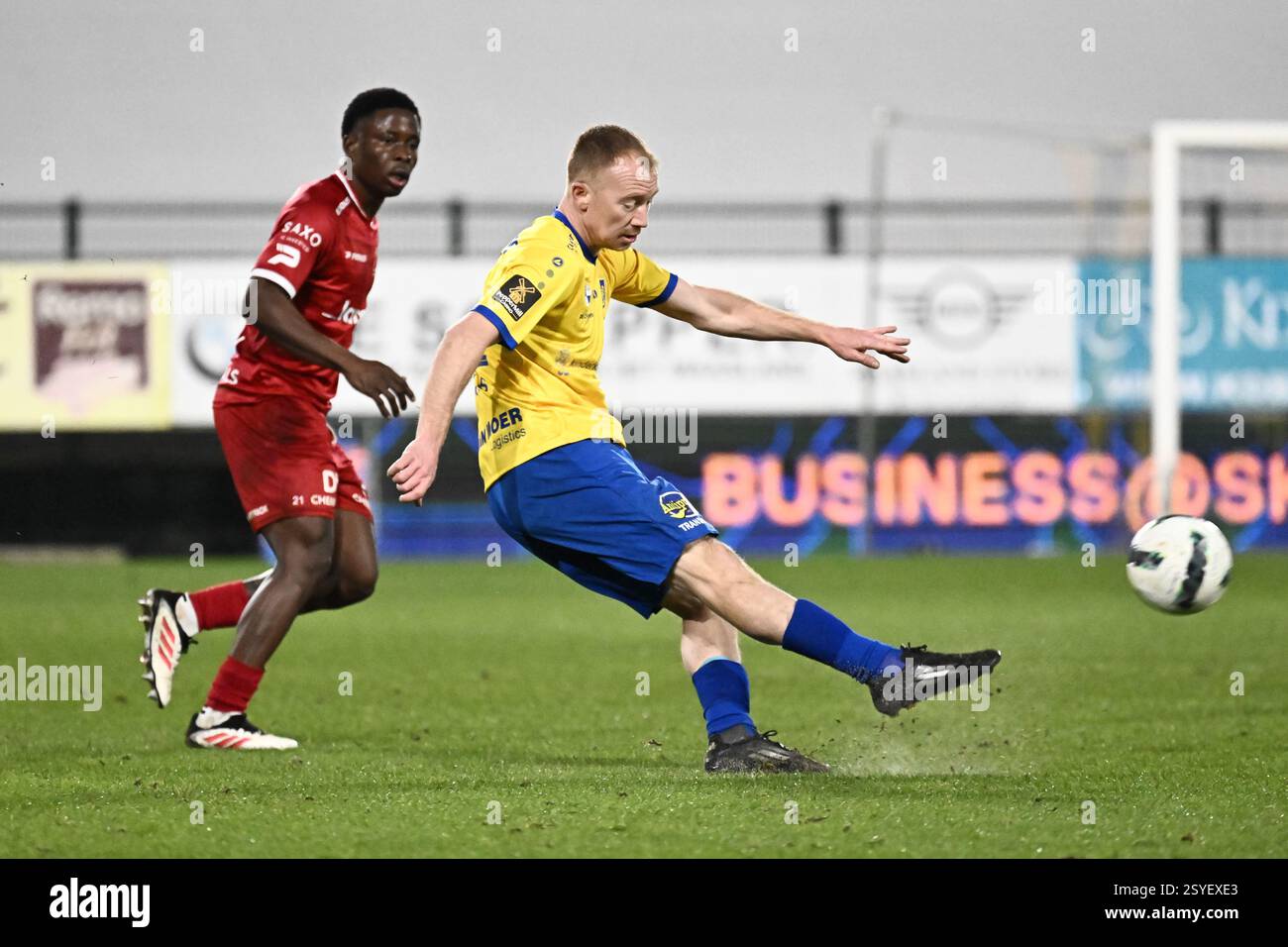 Beveren Waas, Belgium. 28th Feb, 2025. Beveren's Christian Bruls ...