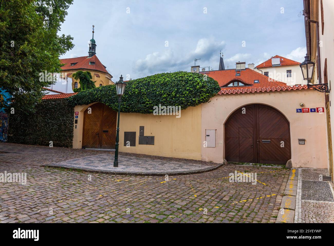 Large wooden gates hi-res stock photography and images - Alamy