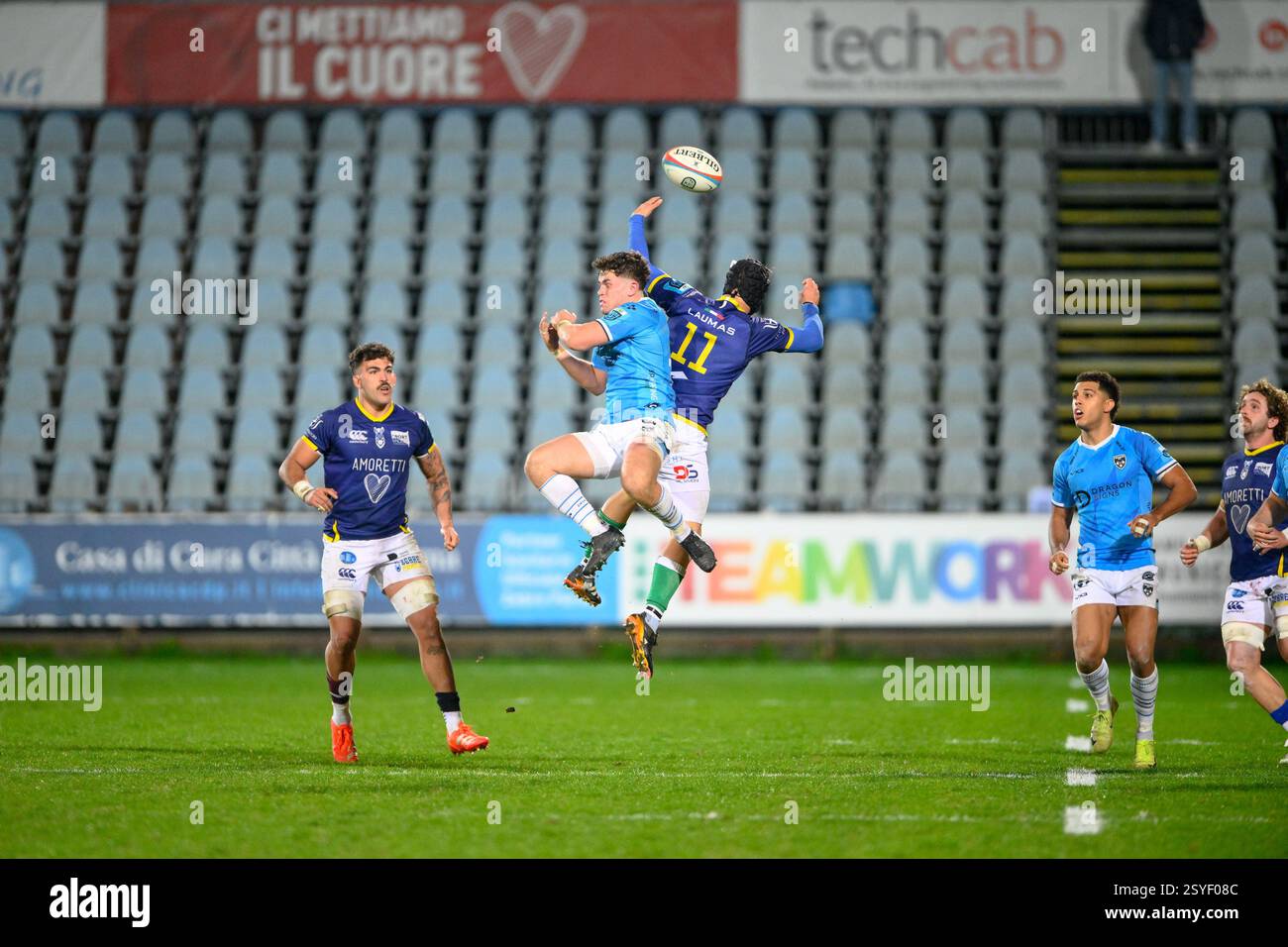 Simone Gesi ( Zebre Parma ) Will Reed ( Dragons RFC ) during Zebre ...