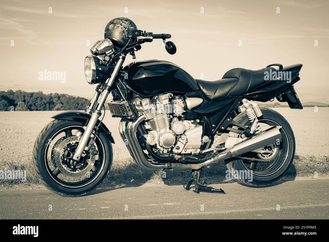 Ton in tone hi-res stock photography and images - Alamy