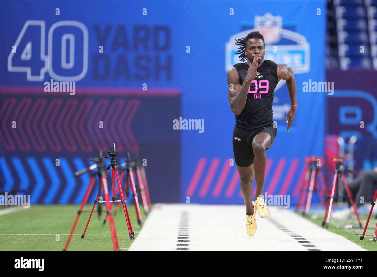 UTSA defensive back Zah Frazier runs the 40-yard dash at the NFL ...