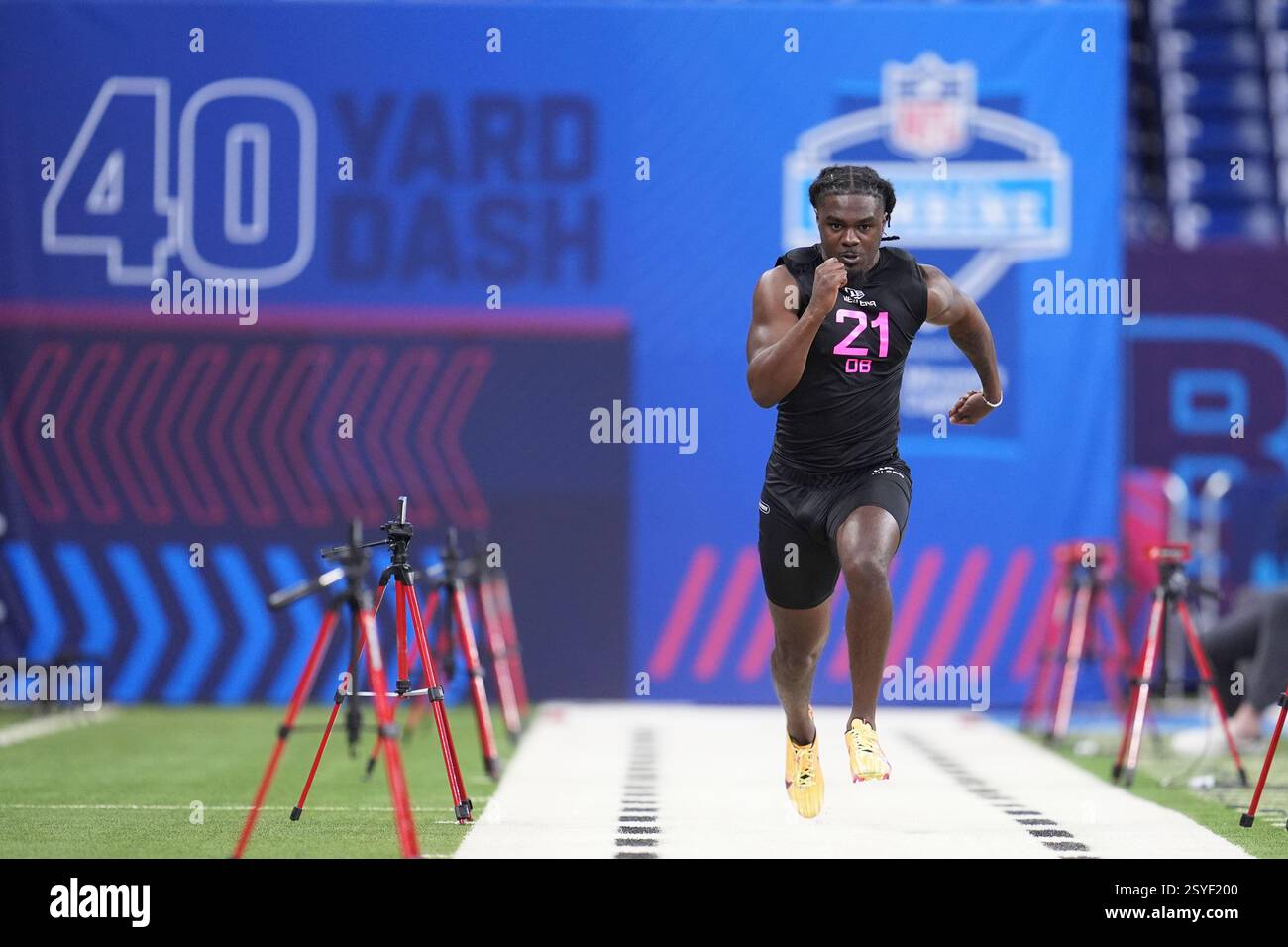 Central Florida defensive back Mac McWilliams runs the 40-yard dash at ...