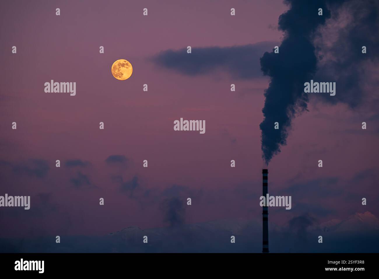 Moon over haze in winter hi-res stock photography and images - Alamy